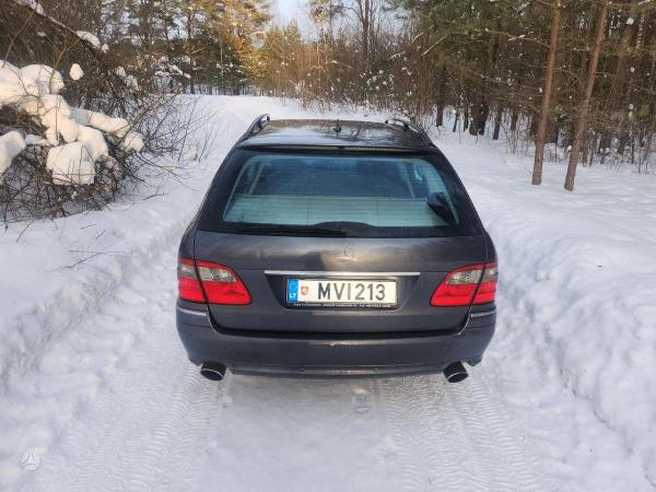 Grey Mercedes-Benz E 320 2008 in Moletai, with an engine capacity of 2.99 L and mileage of 319 thousand km for 3300 €, photo 3 on AUTOMOTO.COM.LV