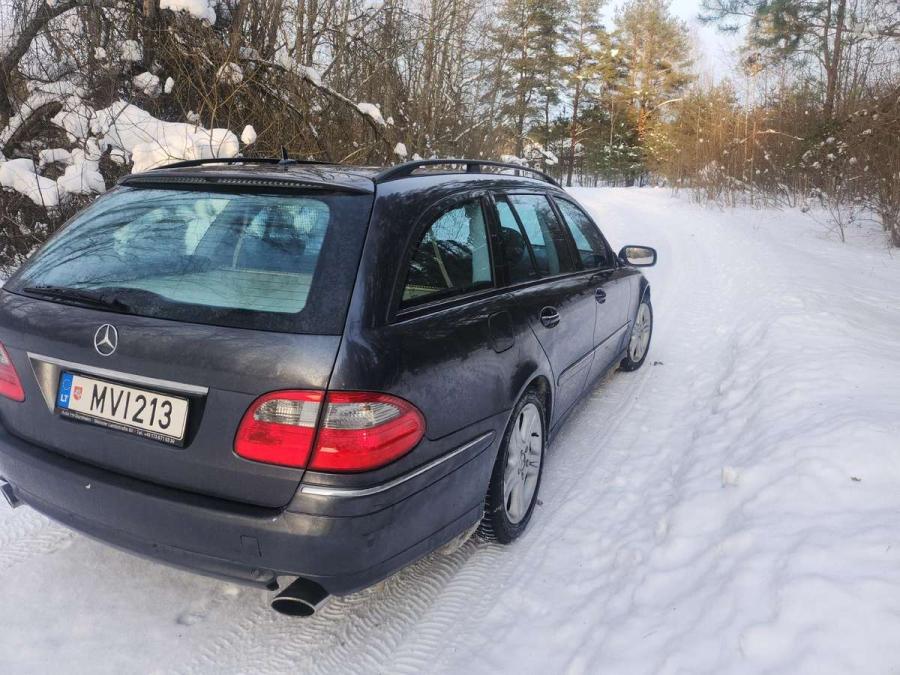 Pelēks Mercedes-Benz E 320 2008 Molėtai, ar dzinēja tilpumu 2.99 L un nobraukumu 319 tūkst. km par 3300 €, foto 4 vietnē AUTOMOTO.COM.LV