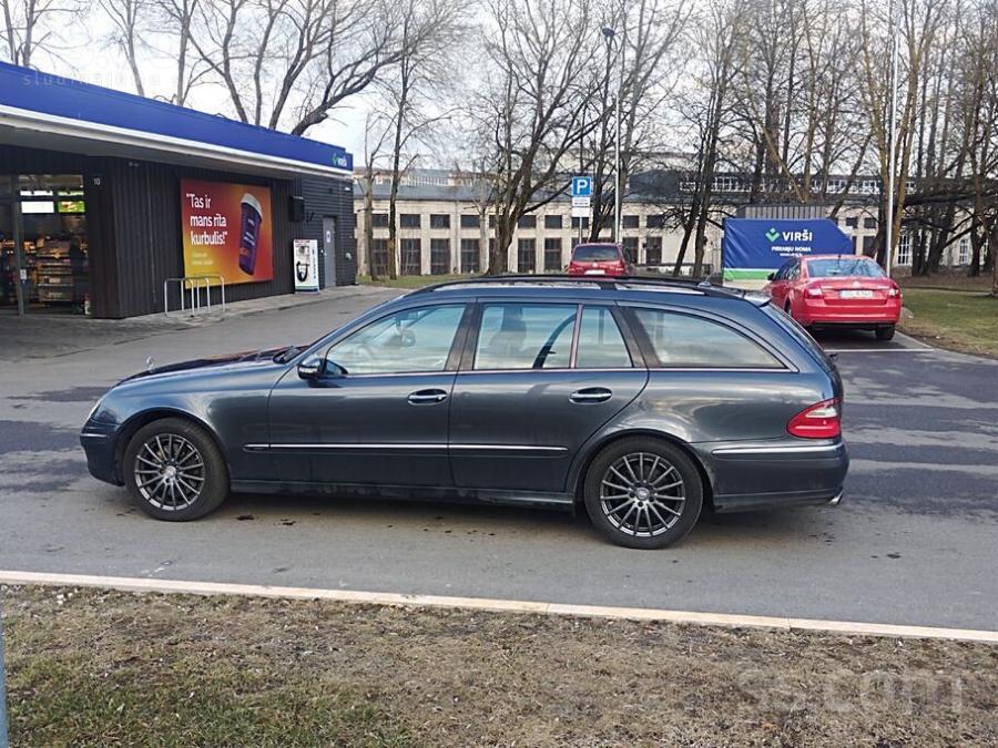 Pelēks Mercedes-Benz E 320 2008 Rīga, ar dzinēja tilpumu 3.00 L un nobraukumu 0 tūkst. km par 4990 €, foto 4 vietnē AUTOMOTO.COM.LV