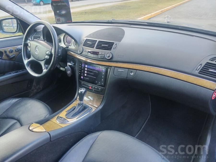 Pelēks Mercedes-Benz E 320 2008 Rīga, ar dzinēja tilpumu 3.00 L un nobraukumu 0 tūkst. km par 4990 €, foto 13 vietnē AUTOMOTO.COM.LV