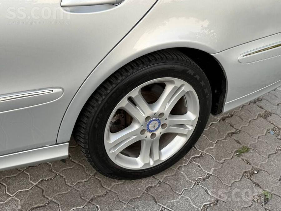 Grey Mercedes-Benz E 320 2008 in Riga, with an engine capacity of 3.00 L and mileage of 0 thousand km for 4350 €, photo 19 on AUTOMOTO.COM.LV
