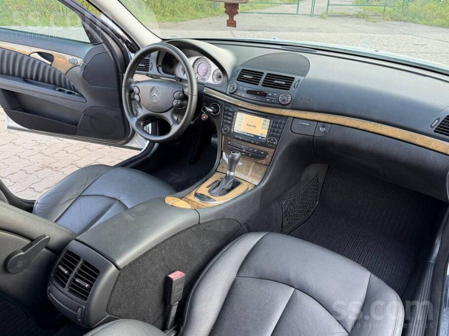 Grey Mercedes-Benz E 320 2008 in Riga, with an engine capacity of 3.00 L and mileage of 0 thousand km for 4350 €, photo 30 on AUTOMOTO.COM.LV