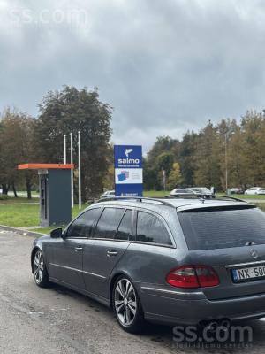 Grey Mercedes-Benz E 320 2008 in Riga, with an engine capacity of 3.00 L and mileage of 385 thousand km for 4000 €, photo 4 on AUTOMOTO.COM.LV