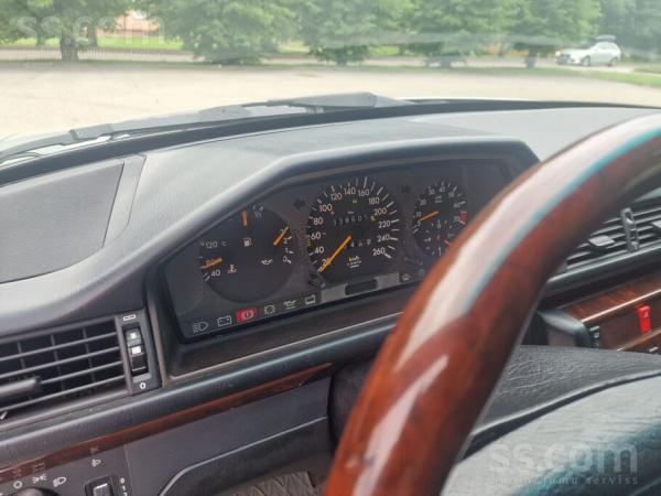 Mercedes-Benz E 320 1993 in Jurmala, with an engine capacity of 3.20 L and mileage of 338 thousand km for 11900 €, photo 3 on AUTOMOTO.COM.LV