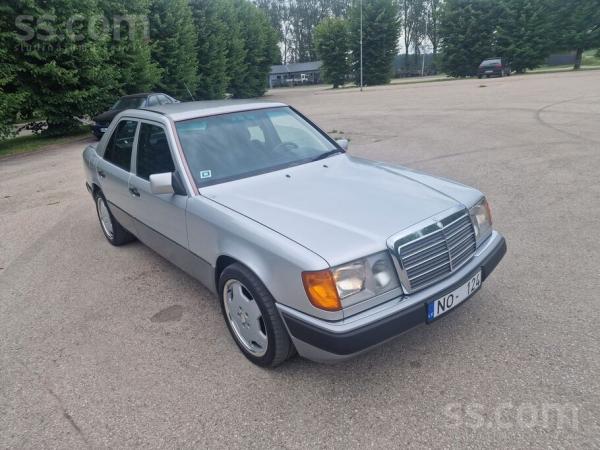 Mercedes-Benz E 320 1993 in Jurmala, with an engine capacity of 3.20 L and mileage of 338 thousand km for 11900 €, photo 4 on AUTOMOTO.COM.LV