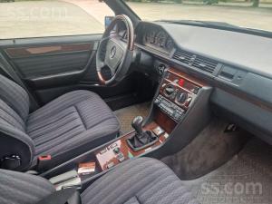 Мерседес Е 320 1993 в Юрмала, объемом двигателя 3.20 л и пробегом 338 тыс. км за 11900 €, фото 7 на AUTOMOTO.COM.LV