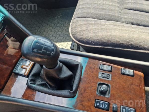Mercedes-Benz E 320 1993 in Jurmala, with an engine capacity of 3.20 L and mileage of 338 thousand km for 11900 €, photo 9 on AUTOMOTO.COM.LV