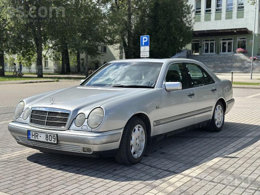 Mercedes-Benz E 320 1998 in Jelgava, with an engine capacity of 3.20 L and mileage of 248 thousand km for 1300 €, photo 1 on AUTOMOTO.COM.LV