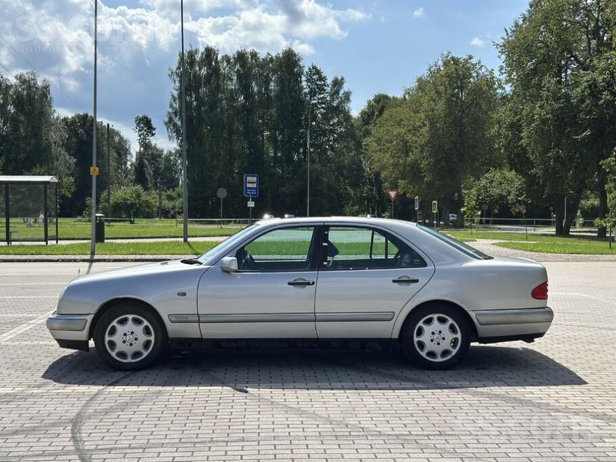 Mercedes-Benz E 320 1998 in Jelgava, with an engine capacity of 3.20 L and mileage of 248 thousand km for 1300 €, photo 5 on AUTOMOTO.COM.LV