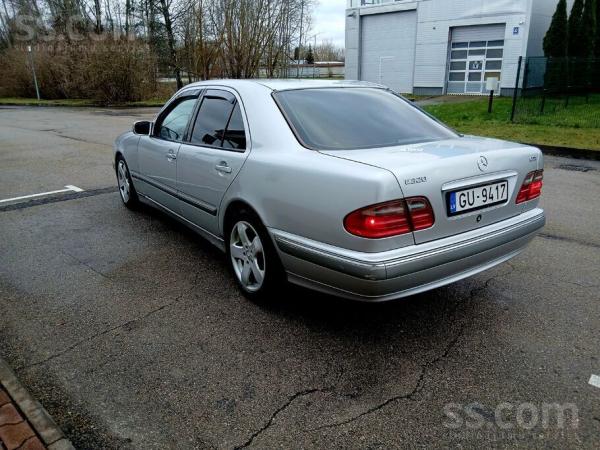 Mercedes-Benz E 320 2001 in Riga, with an engine capacity of 3.20 L and mileage of 395 thousand km for 2650 €, photo 2 on AUTOMOTO.COM.LV