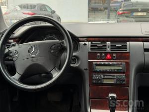 Mercedes-Benz E 320 2001 Rīga, ar dzinēja tilpumu 3.20 L un nobraukumu 394 tūkst. km par 2750 €, foto 6 vietnē AUTOMOTO.COM.LV