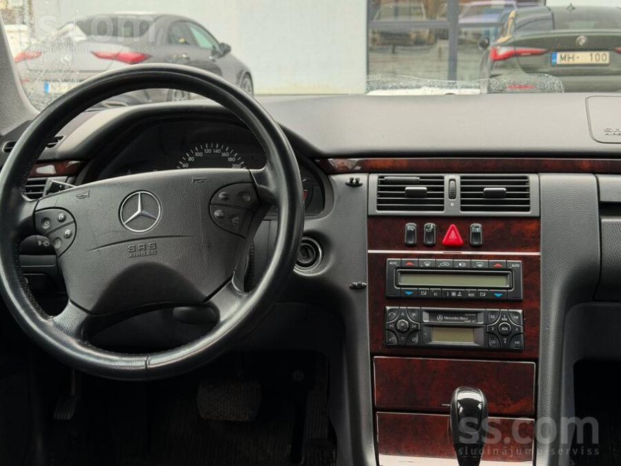 Mercedes-Benz E 320 2001 Rīga, ar dzinēja tilpumu 3.20 L un nobraukumu 394 tūkst. km par 2750 €, foto 6 vietnē AUTOMOTO.COM.LV