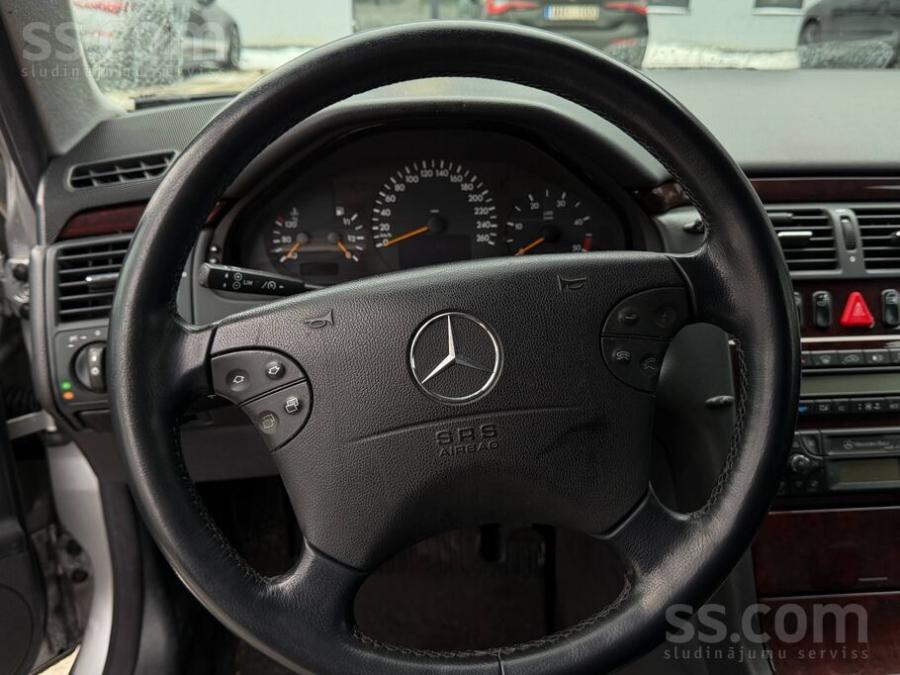 Mercedes-Benz E 320 2001 Rīga, ar dzinēja tilpumu 3.20 L un nobraukumu 394 tūkst. km par 2750 €, foto 8 vietnē AUTOMOTO.COM.LV