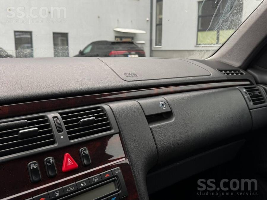 Mercedes-Benz E 320 2001 Rīga, ar dzinēja tilpumu 3.20 L un nobraukumu 394 tūkst. km par 2750 €, foto 10 vietnē AUTOMOTO.COM.LV