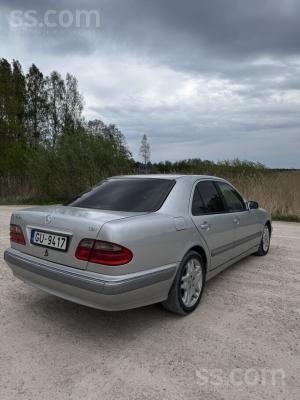 Mercedes-Benz E 320 2001 Jūrmala, ar dzinēja tilpumu 3.20 L un nobraukumu 403 tūkst. km par 1850 €, foto 4 vietnē AUTOMOTO.COM.LV