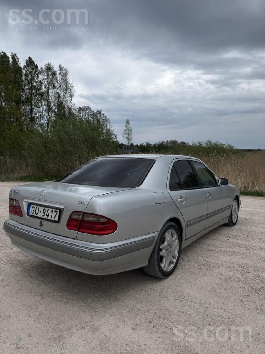 Mercedes-Benz E 320 2001 Jūrmala, ar dzinēja tilpumu 3.20 L un nobraukumu 403 tūkst. km par 1850 €, foto 4 vietnē AUTOMOTO.COM.LV