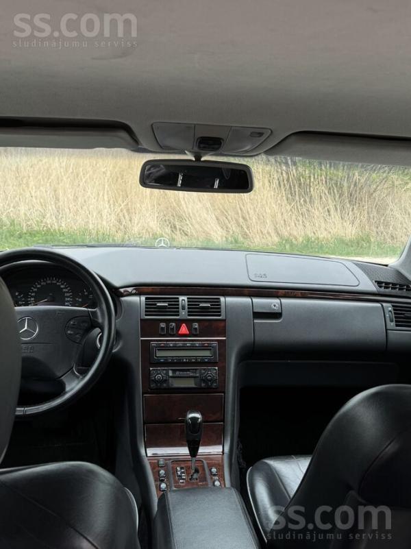 Mercedes-Benz E 320 2001 Jūrmala, ar dzinēja tilpumu 3.20 L un nobraukumu 403 tūkst. km par 1850 €, foto 5 vietnē AUTOMOTO.COM.LV
