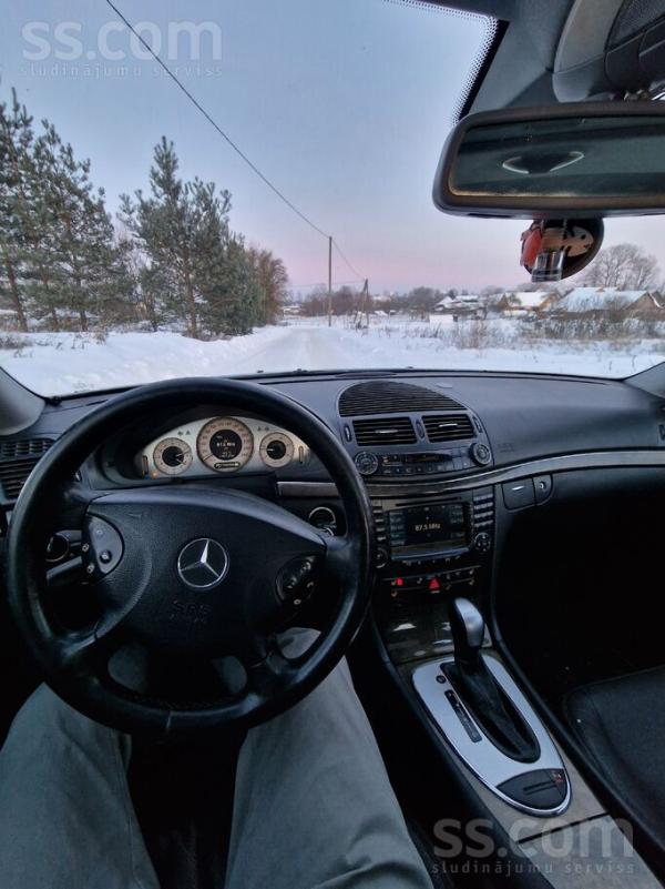 Mercedes-Benz E 320 2003 Rēzekne, ar dzinēja tilpumu 3.20 L un nobraukumu 371 tūkst. km par 2750 €, foto 3 vietnē AUTOMOTO.COM.LV