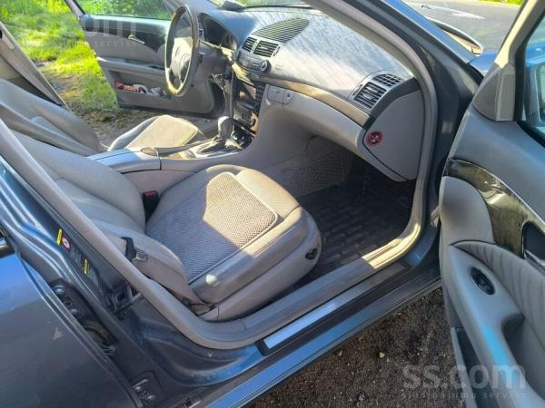 Mercedes-Benz E 320 2003 Liepāja, ar dzinēja tilpumu 3.20 L un nobraukumu 414 tūkst. km par 2700 €, foto 5 vietnē AUTOMOTO.COM.LV