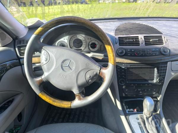 Mercedes-Benz E 320 2003 Liepāja, ar dzinēja tilpumu 3.20 L un nobraukumu 414 tūkst. km par 2700 €, foto 7 vietnē AUTOMOTO.COM.LV