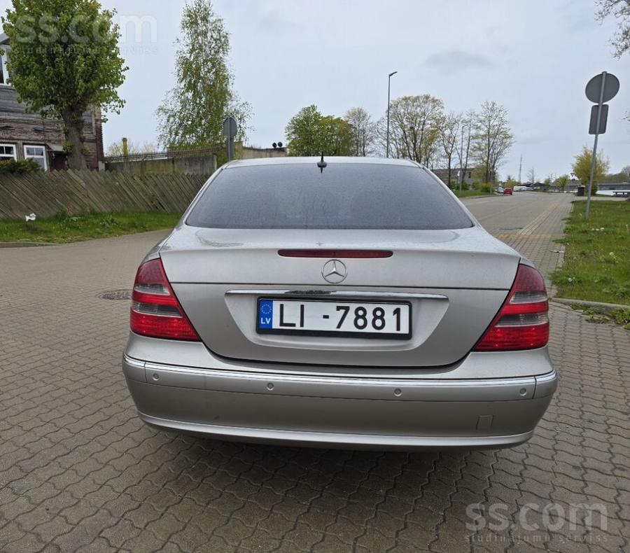 Mercedes-Benz E 320 2004 in Liepaja, with an engine capacity of 3.20 L and mileage of 350 thousand km for 3300 €, photo 5 on AUTOMOTO.COM.LV