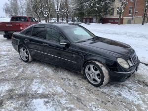 Mercedes-Benz E 320 2004 Viļņa, ar dzinēja tilpumu 3.20 L un nobraukumu 421 tūkst. km par 2450 €, foto  vietnē AUTOMOTO.COM.LV