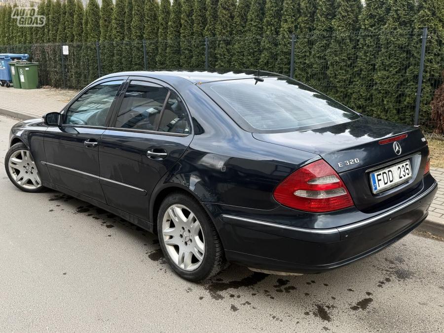 Mercedes-Benz E 320 2004 in Kaunas, with an engine capacity of 3.20 L and mileage of 499 thousand km for 1900 €, photo 3 on AUTOMOTO.COM.LV