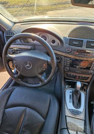 Mercedes-Benz E 320 2004 in Tallinn, with an engine capacity of 3.20 L and mileage of 275 thousand km for 2800 €, photo 6 on AUTOMOTO.COM.LV