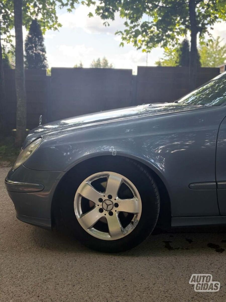 Mercedes-Benz E 320 2004 in Vilnius, with an engine capacity of 3.20 L and mileage of 431 thousand km for 1950 €, photo 9 on AUTOMOTO.COM.LV
