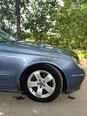 Mercedes-Benz E 320 2004 in Vilnius, with an engine capacity of 3.20 L and mileage of 431 thousand km for 1950 €, photo 4 on AUTOMOTO.COM.LV