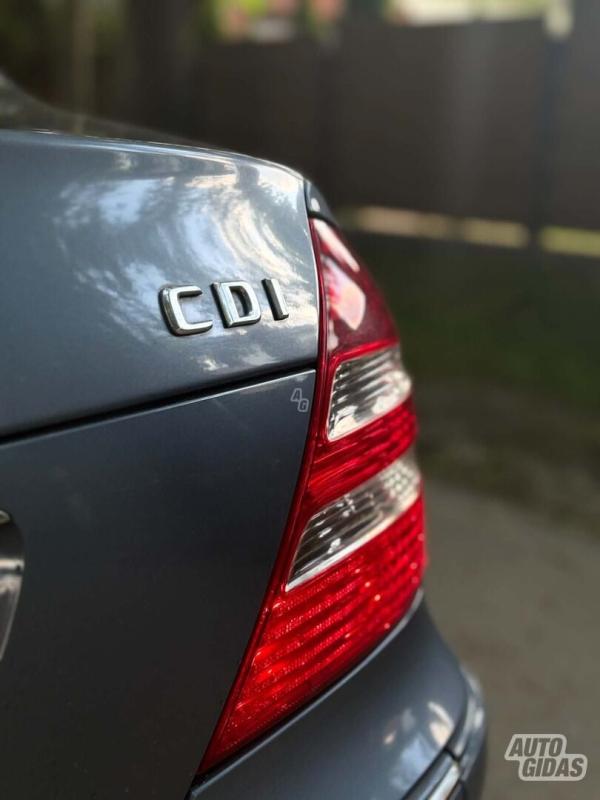 Mercedes-Benz E 320 2004 in Vilnius, with an engine capacity of 3.20 L and mileage of 431 thousand km for 1950 €, photo 10 on AUTOMOTO.COM.LV