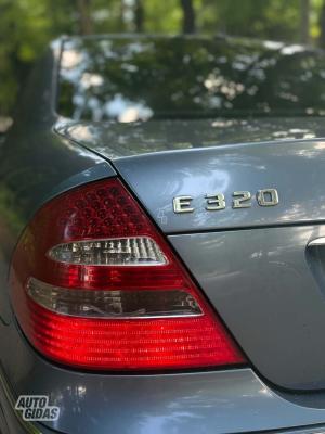 Mercedes-Benz E 320 2004 in Vilnius, with an engine capacity of 3.20 L and mileage of 431 thousand km for 1950 €, photo 13 on AUTOMOTO.COM.LV