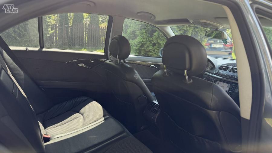 Mercedes-Benz E 320 2004 in Vilnius, with an engine capacity of 3.20 L and mileage of 431 thousand km for 1950 €, photo 22 on AUTOMOTO.COM.LV