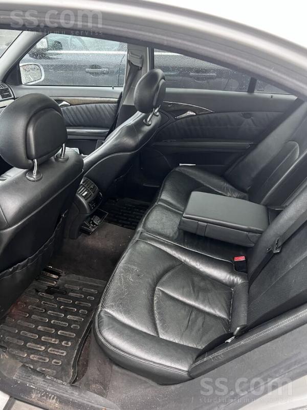 Mercedes-Benz E 320 2004 Rīga, ar dzinēja tilpumu 3.20 L un nobraukumu 458 tūkst. km par 1500 €, foto 8 vietnē AUTOMOTO.COM.LV