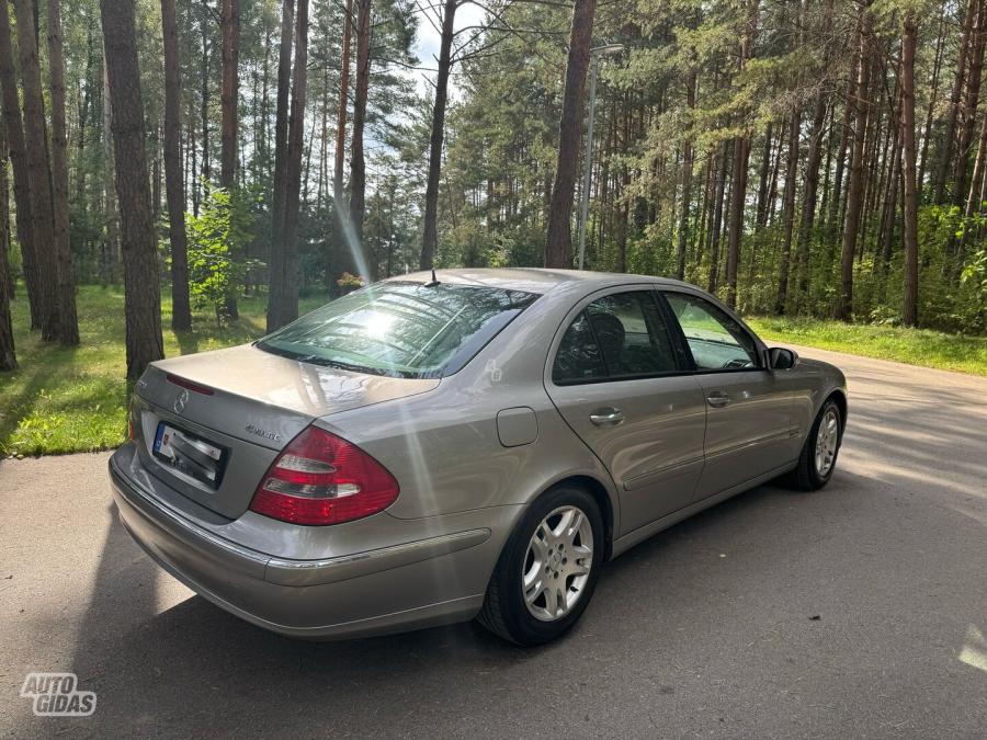 Mercedes-Benz E 320 2005 in Vilnius, with an engine capacity of 3.20 L and mileage of 162 thousand km for 3199 €, photo 5 on AUTOMOTO.COM.LV