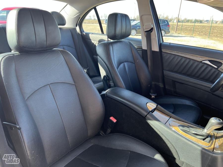 Mercedes-Benz E 320 2007 Kauņa, ar dzinēja tilpumu 3.00 L un nobraukumu 293 tūkst. km par 2499 €, foto 15 vietnē AUTOMOTO.COM.LV