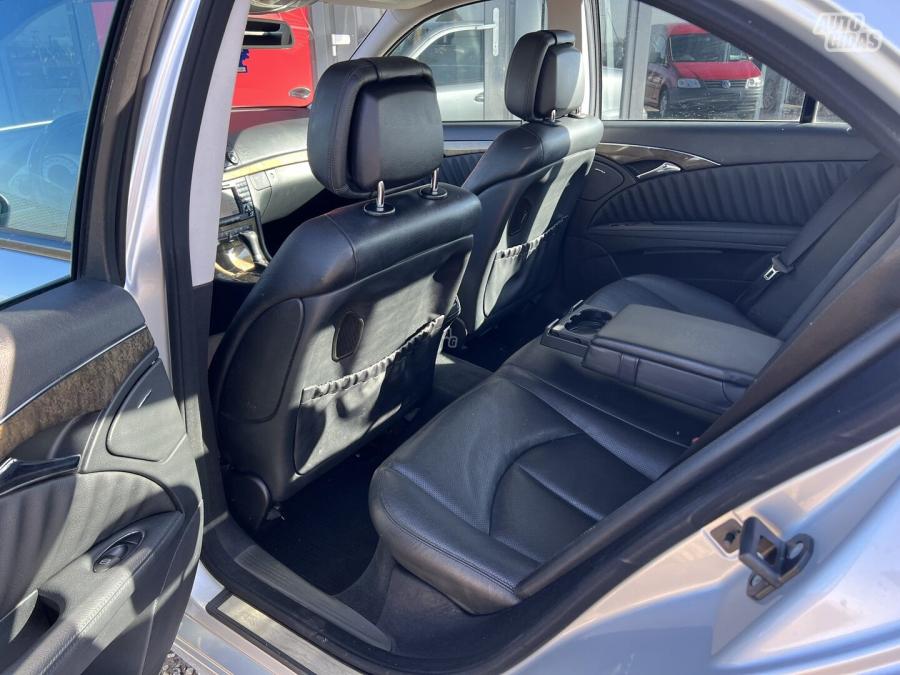 Mercedes-Benz E 320 2007 Kauņa, ar dzinēja tilpumu 3.00 L un nobraukumu 293 tūkst. km par 2499 €, foto 26 vietnē AUTOMOTO.COM.LV