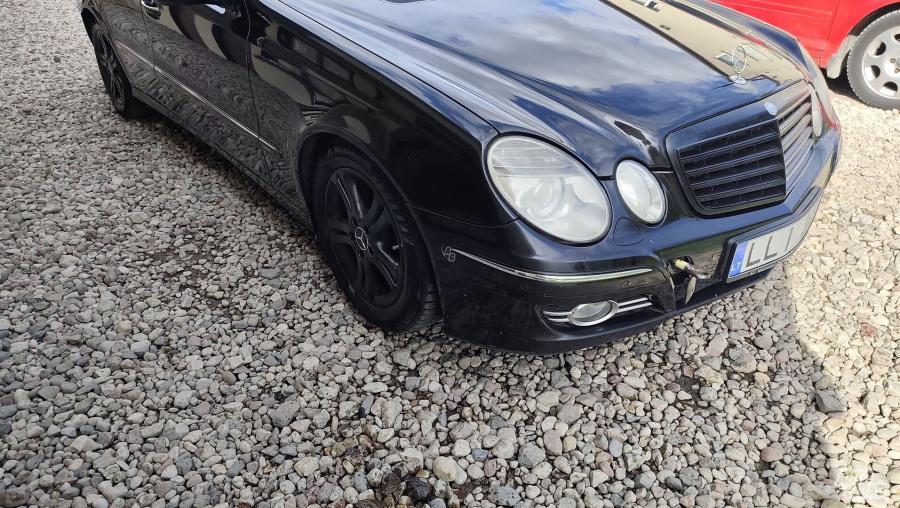 Mercedes-Benz E 320 2007 in Marijampole, with an engine capacity of 3.00 L and mileage of 330 thousand km for 1050 €, photo 4 on AUTOMOTO.COM.LV