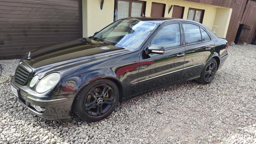 Mercedes-Benz E 320 2007 in Marijampole, with an engine capacity of 3.00 L and mileage of 330 thousand km for 1050 €, photo 9 on AUTOMOTO.COM.LV
