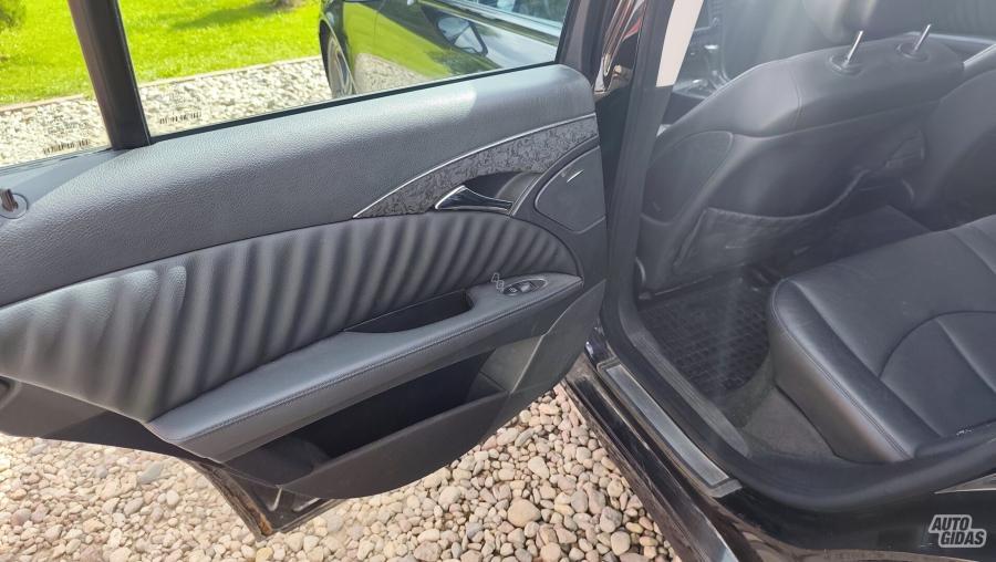 Mercedes-Benz E 320 2007 in Marijampole, with an engine capacity of 3.00 L and mileage of 330 thousand km for 1050 €, photo 12 on AUTOMOTO.COM.LV