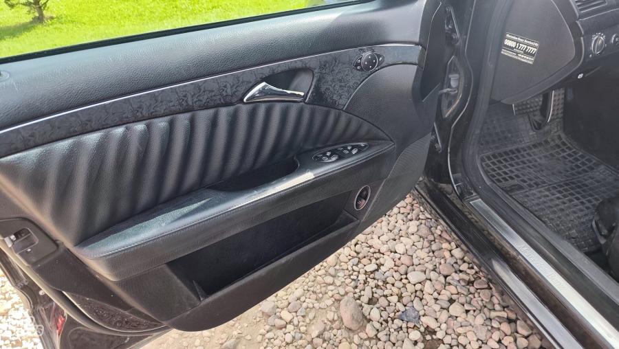 Mercedes-Benz E 320 2007 in Marijampole, with an engine capacity of 3.00 L and mileage of 330 thousand km for 1050 €, photo 14 on AUTOMOTO.COM.LV