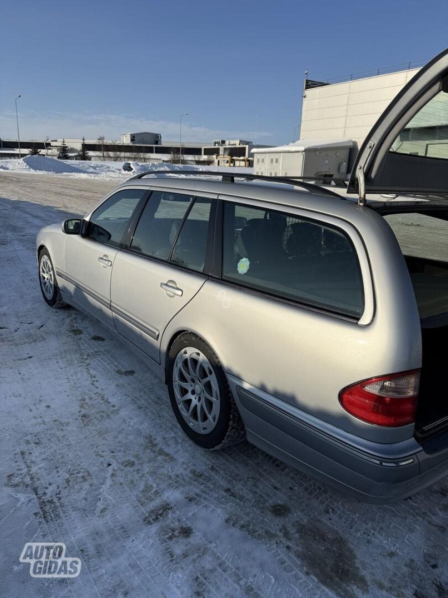 Mercedes-Benz E 320 2000 in Panevezys, with an engine capacity of 3.20 L and mileage of 271 thousand km for 4000 €, photo 6 on AUTOMOTO.COM.LV
