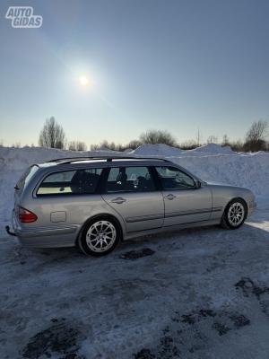 Mercedes-Benz E 320 2000 in Panevezys, with an engine capacity of 3.20 L and mileage of 271 thousand km for 4000 €, photo 7 on AUTOMOTO.COM.LV