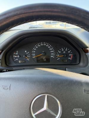 Mercedes-Benz E 320 2000 in Panevezys, with an engine capacity of 3.20 L and mileage of 271 thousand km for 4000 €, photo 17 on AUTOMOTO.COM.LV