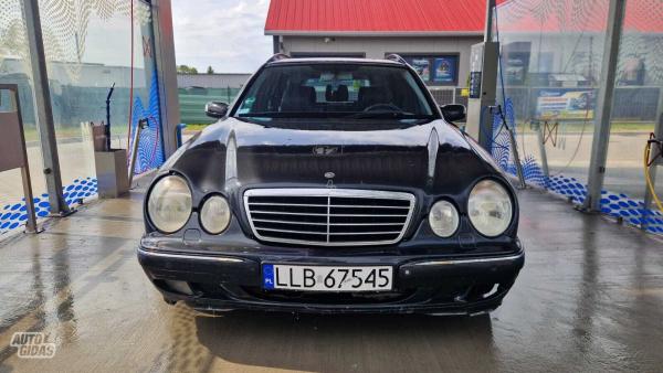 Мерседес Е 320 2000 в Мариямполе на AUTOMOTO.COM.LV Мерседес Е 320 2000 в Мариямполе, объемом двигателя 3.20 л и пробегом 321 тыс. км за 1150 €, фото 1 на AUTOMOTO.COM.LV