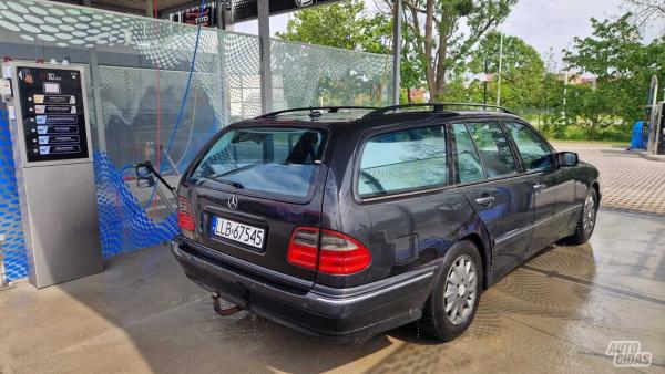 Мерседес Е 320 2000 в Мариямполе на AUTOMOTO.COM.LV Мерседес Е 320 2000 в Мариямполе, объемом двигателя 3.20 л и пробегом 321 тыс. км за 1150 €, фото 6 на AUTOMOTO.COM.LV