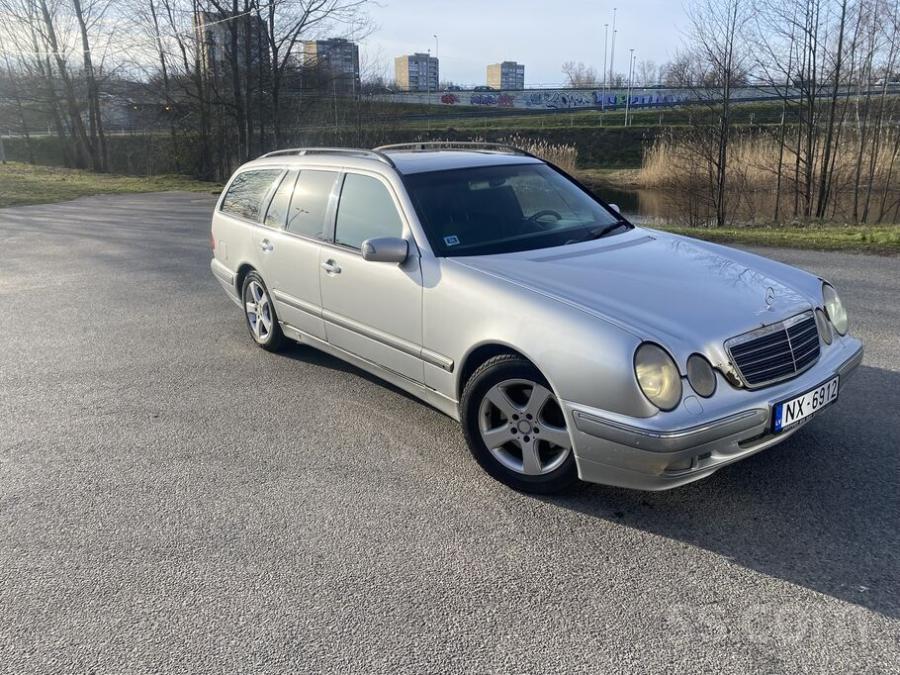 Mercedes-Benz E 320 2001 Rīga, ar dzinēja tilpumu 3.20 L un nobraukumu 190 tūkst. km par 1250 €, foto 1 vietnē AUTOMOTO.COM.LV