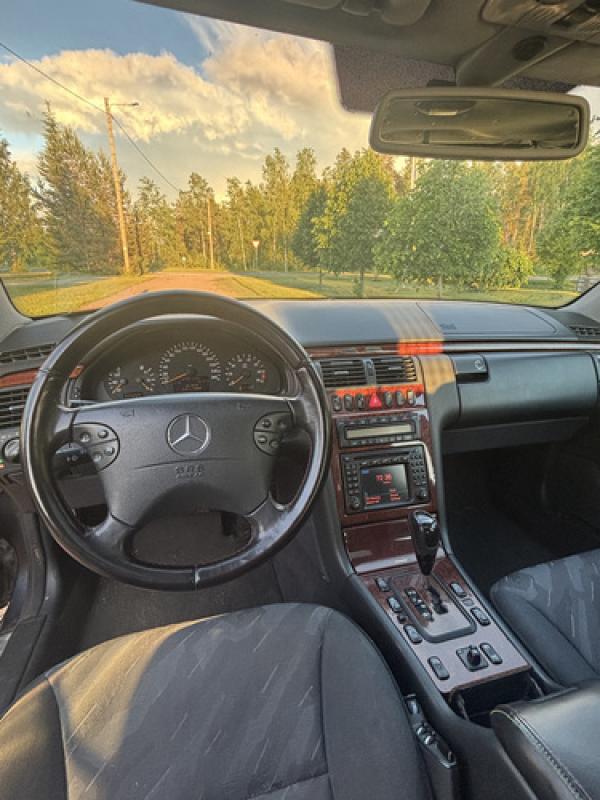 Mercedes-Benz E 320 2001 Sillamē, ar dzinēja tilpumu 3.20 L un nobraukumu 385 tūkst. km par 2200 €, foto 4 vietnē AUTOMOTO.COM.LV