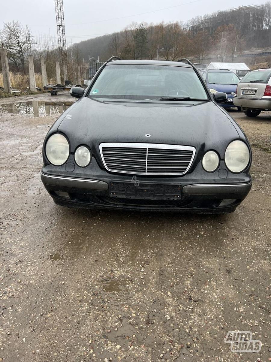 Mercedes-Benz E 320 2002 Kauņa, ar dzinēja tilpumu 3.20 L un nobraukumu 210 tūkst. km par 2000 €, foto 1 vietnē AUTOMOTO.COM.LV