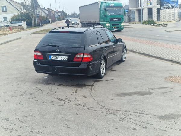 Mercedes-Benz E 320 2003 in Telschi, with an engine capacity of 3.20 L and mileage of 350 thousand km for 1000 €, photo 3 on AUTOMOTO.COM.LV